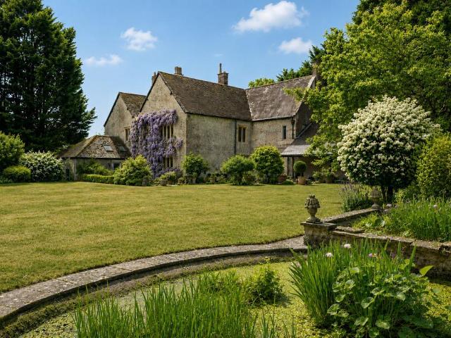 6 bedroom detached house for sale