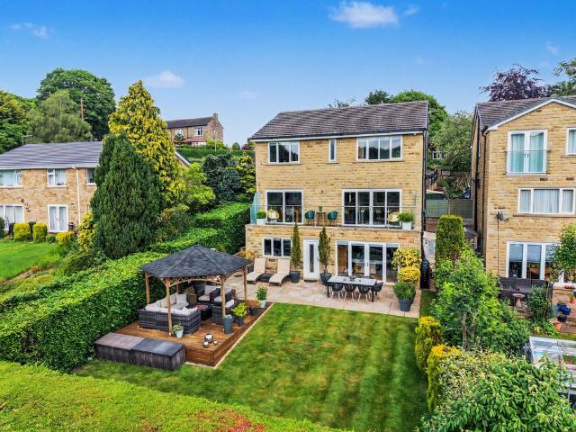 6 bedroom detached house for sale