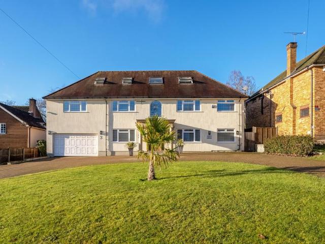 6 bedroom detached house for sale