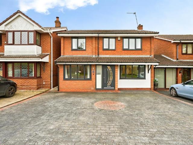 6 bedroom detached house for sale
