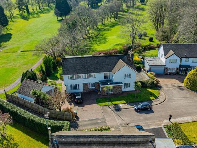 6 bedroom detached house for sale