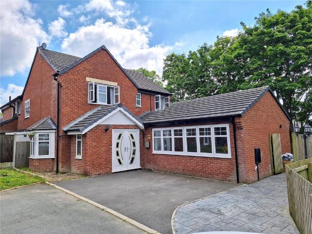 6 bedroom detached house for sale