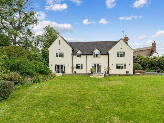 6 bedroom detached house for sale