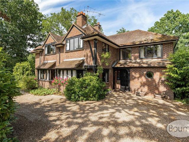 6 bedroom detached house for sale