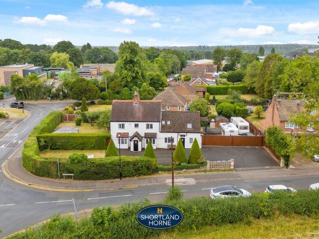 6 bedroom detached house for sale