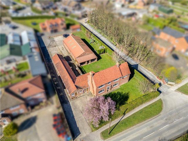 6 bedroom detached house for sale