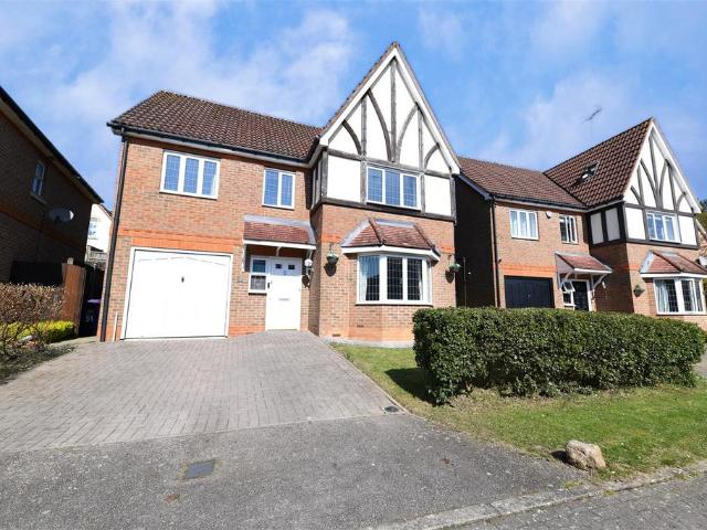 6 bedroom detached house for sale