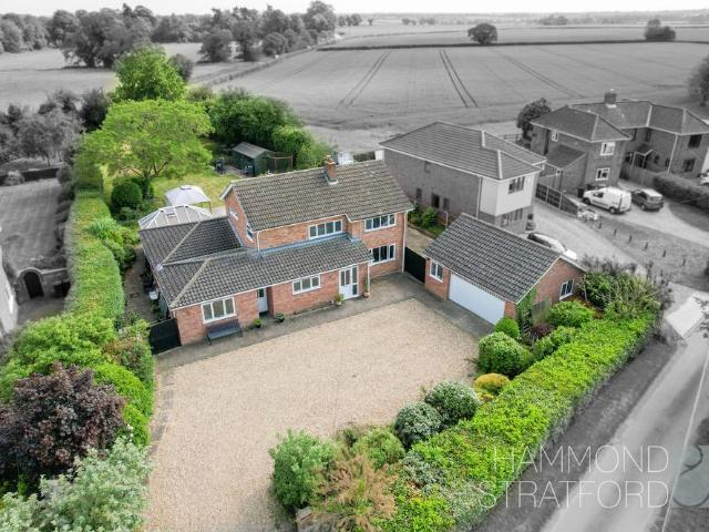 6 bedroom detached house for sale