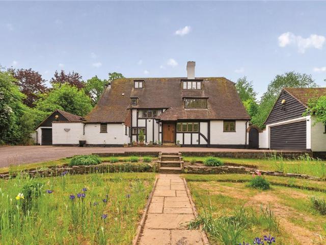 6 bedroom detached house for sale