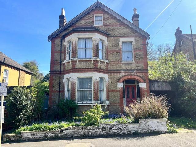 6 bedroom detached house for sale