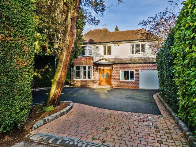 6 bedroom detached house for sale