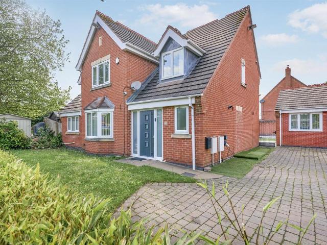 6 bedroom detached house for sale