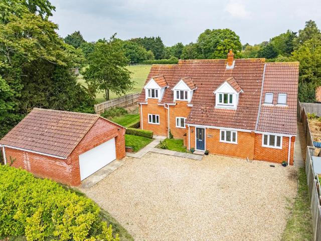 6 bedroom detached house for sale