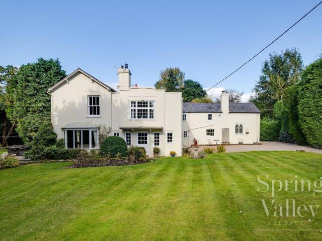6 bedroom detached house for sale