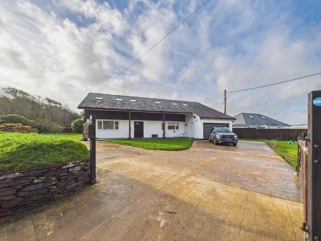 6 bedroom detached house for sale