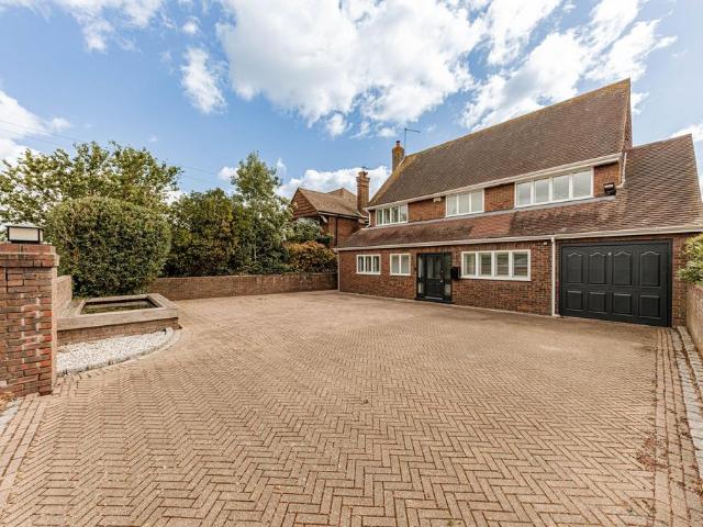 6 bedroom detached house for sale