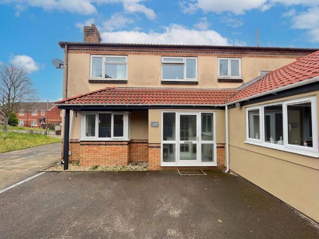 6 bedroom detached house for sale