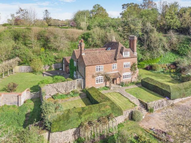 6 bedroom detached house for sale