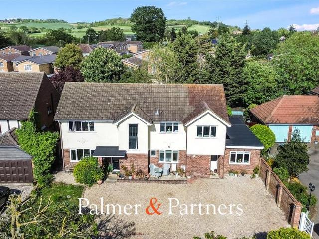 6 bedroom detached house for sale