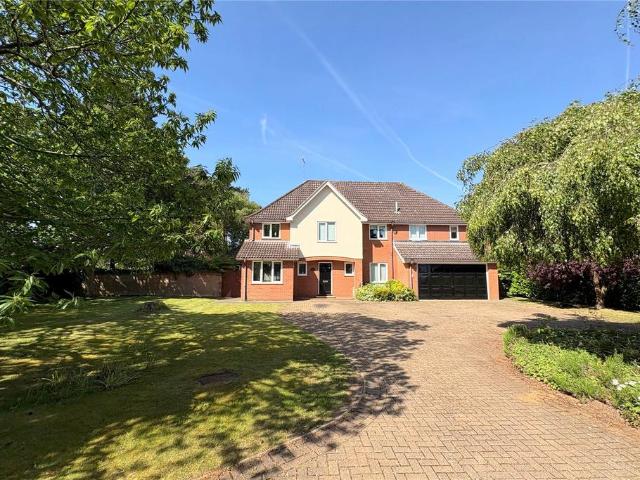 6 bedroom detached house for sale