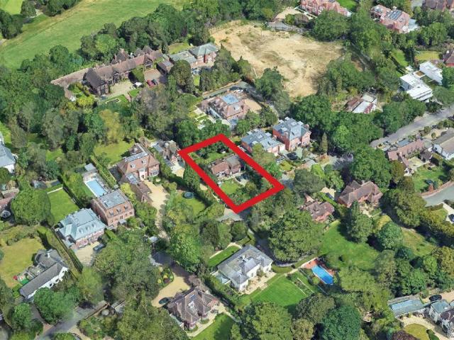 6 bedroom detached house for sale