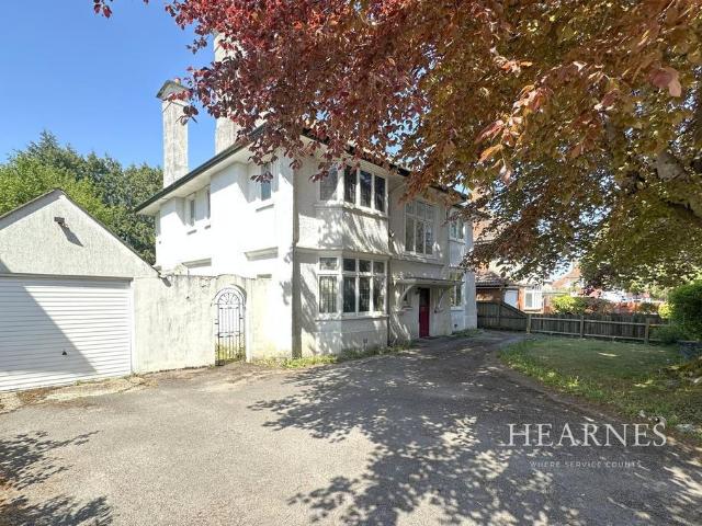 6 bedroom detached house for sale