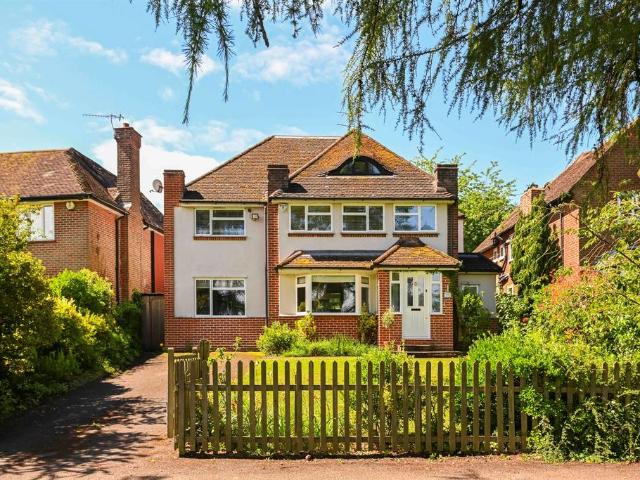 6 bedroom detached house for sale