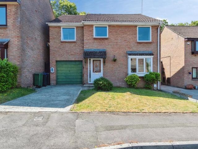 6 bedroom detached house for sale