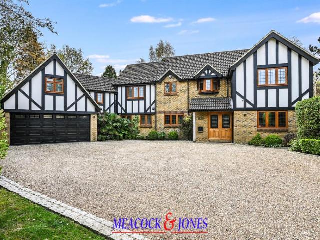 6 bedroom detached house for sale