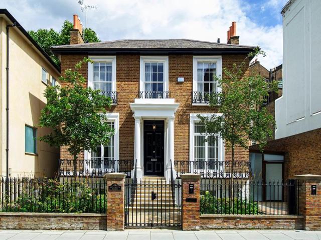 6 bedroom detached house for sale
