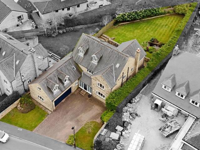6 bedroom detached house for sale