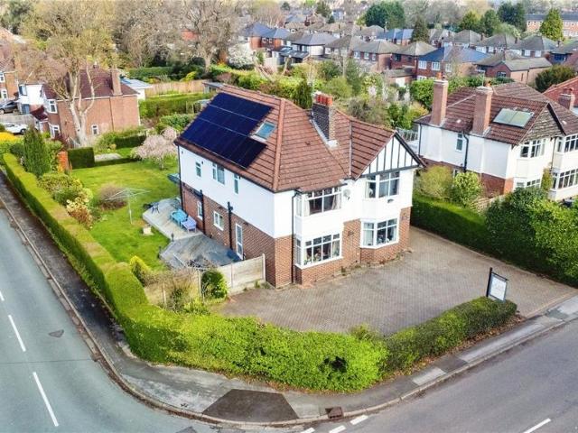 6 bedroom detached house for sale