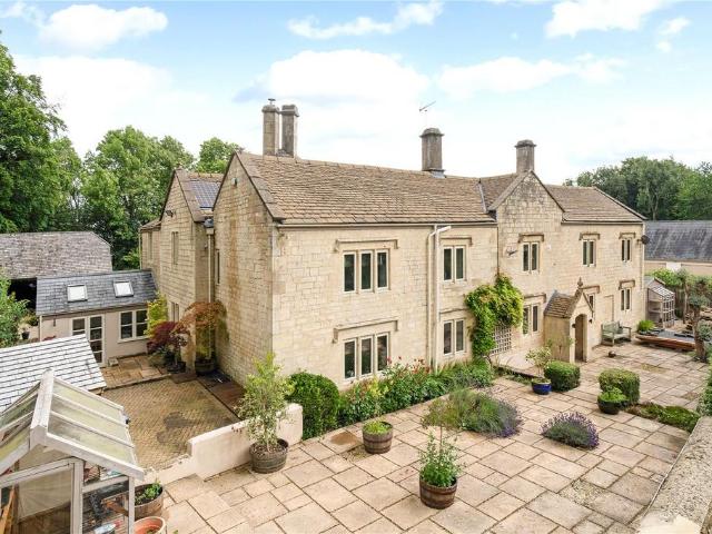 6 bedroom detached house for sale