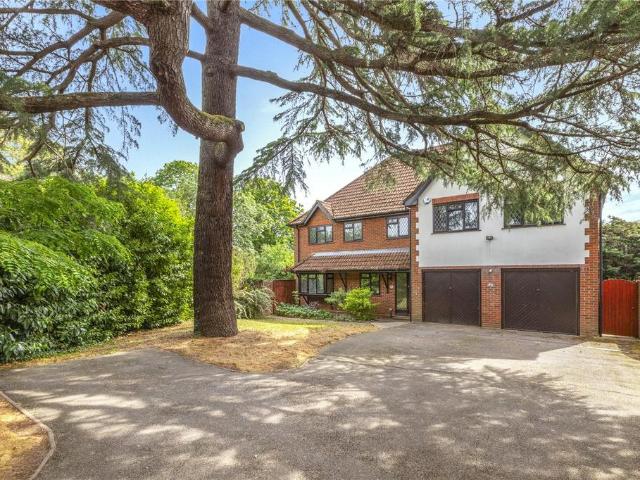 6 bedroom detached house for sale