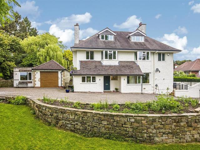 6 bedroom detached house for sale