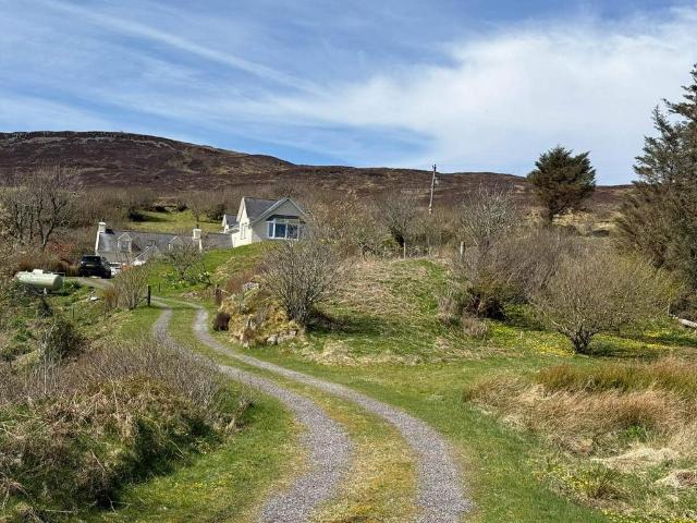 6 bedroom detached house for sale