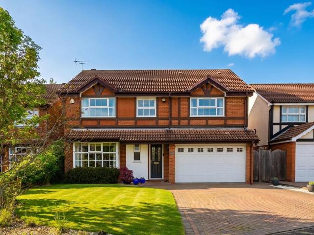6 bedroom detached house for sale