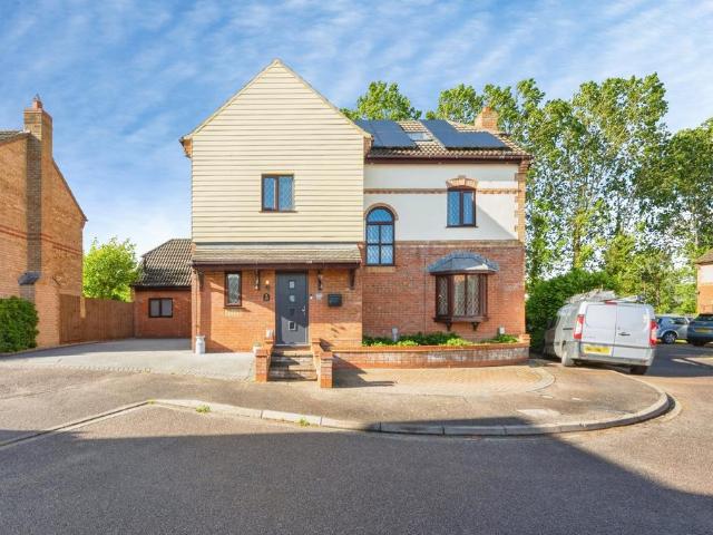 6 bedroom detached house for sale