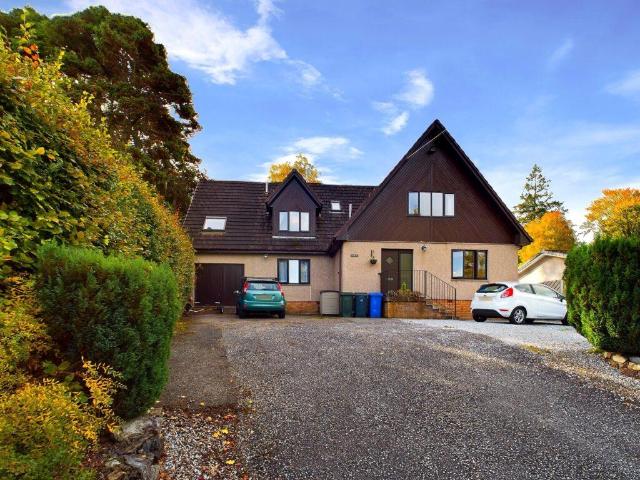 6 bedroom detached house for sale
