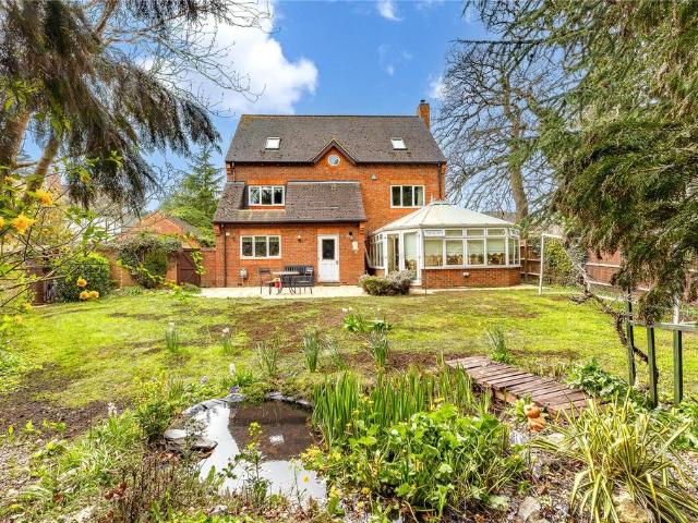 6 bedroom detached house for sale