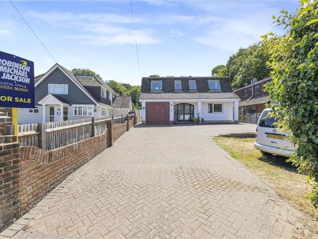 6 bedroom detached house for sale
