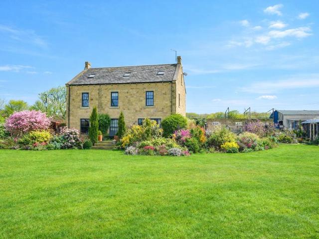6 bedroom detached house for sale