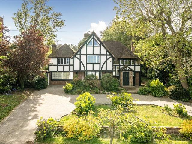 6 bedroom detached house for sale