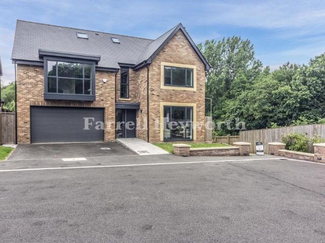 6 bedroom detached house for sale