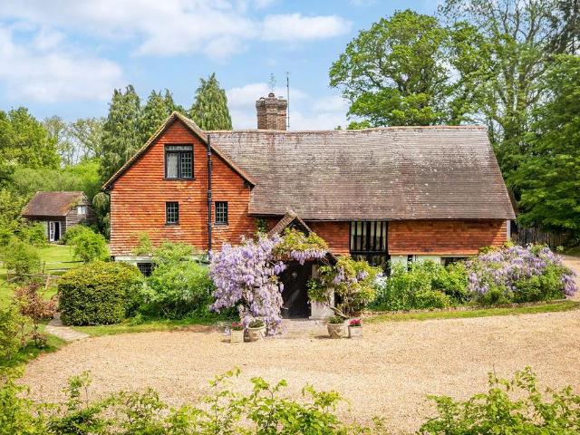 6 bedroom detached house for sale