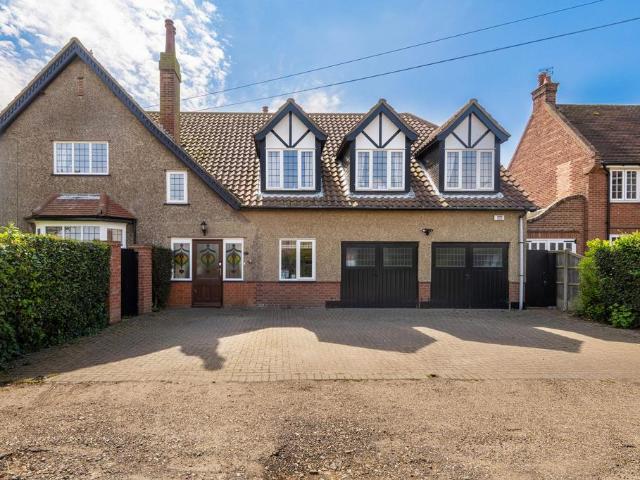 6 bedroom detached house for sale