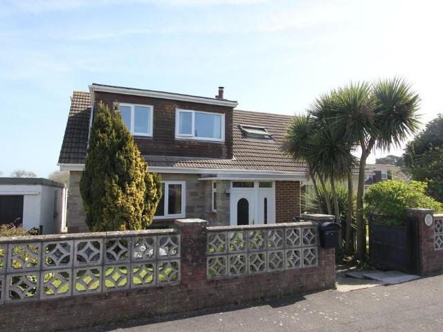 6 bedroom detached house for sale