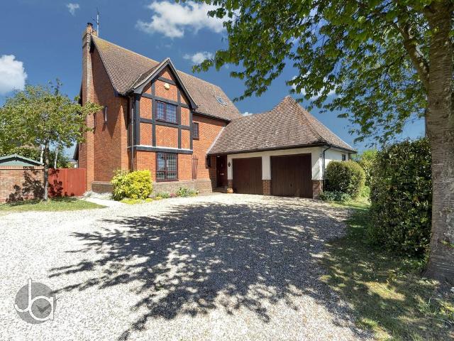 6 bedroom detached house for sale