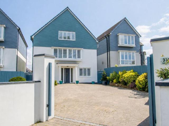 6 bedroom detached house for sale