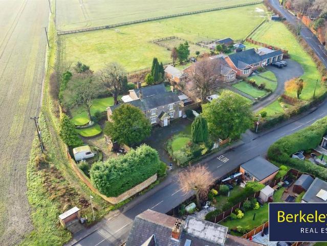 6 bedroom detached house for sale